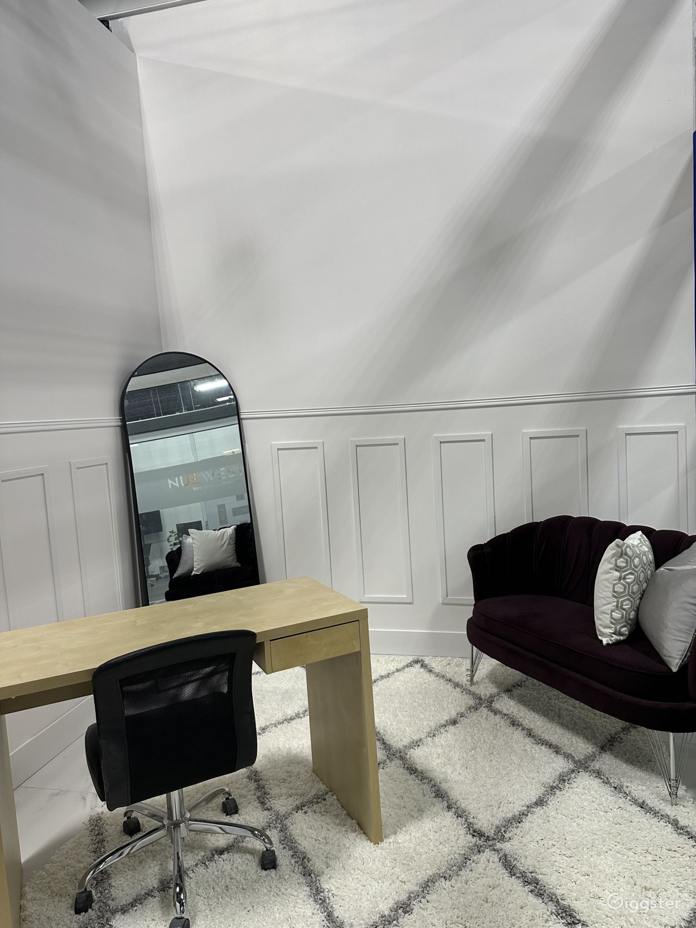 Multi Modern Photography Studio Set Up | Rent this location on Giggster