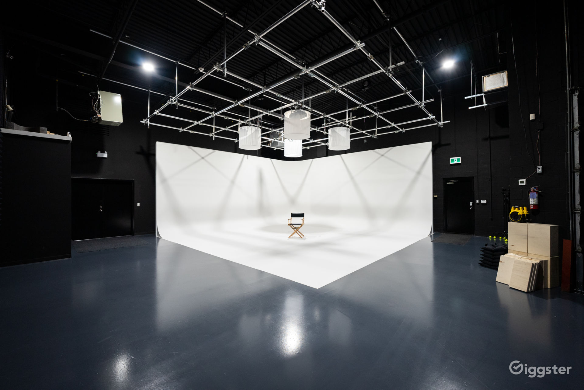 Modern Film/Photo Studio w/ Cyclorama Wall | Rent this location on Giggster