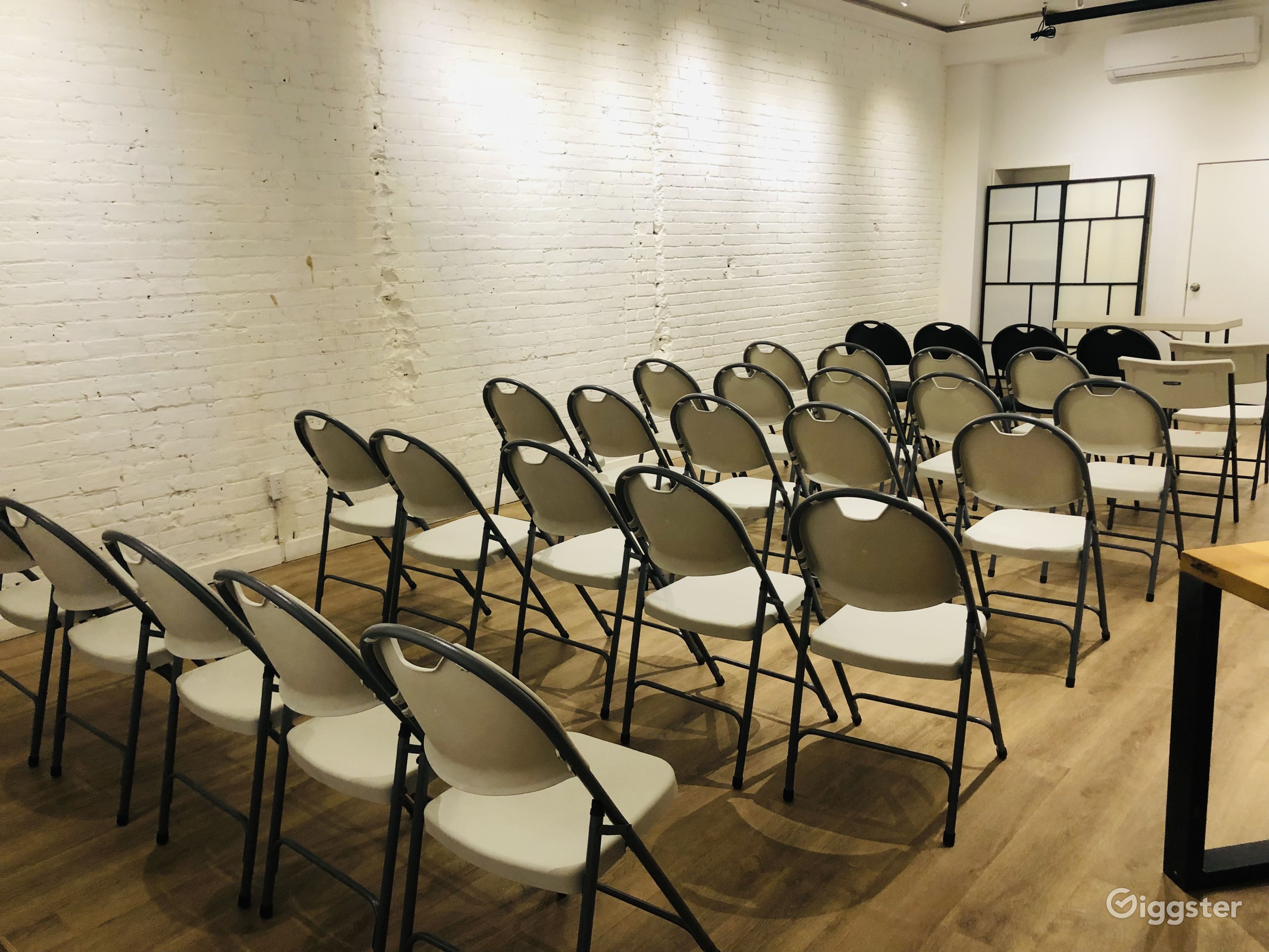 Spacious Studio Event Space with Juice Bar | Rent this location on Giggster