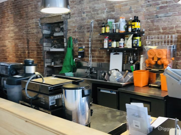 Spacious Studio Event Space with Juice Bar | Rent this location on Giggster