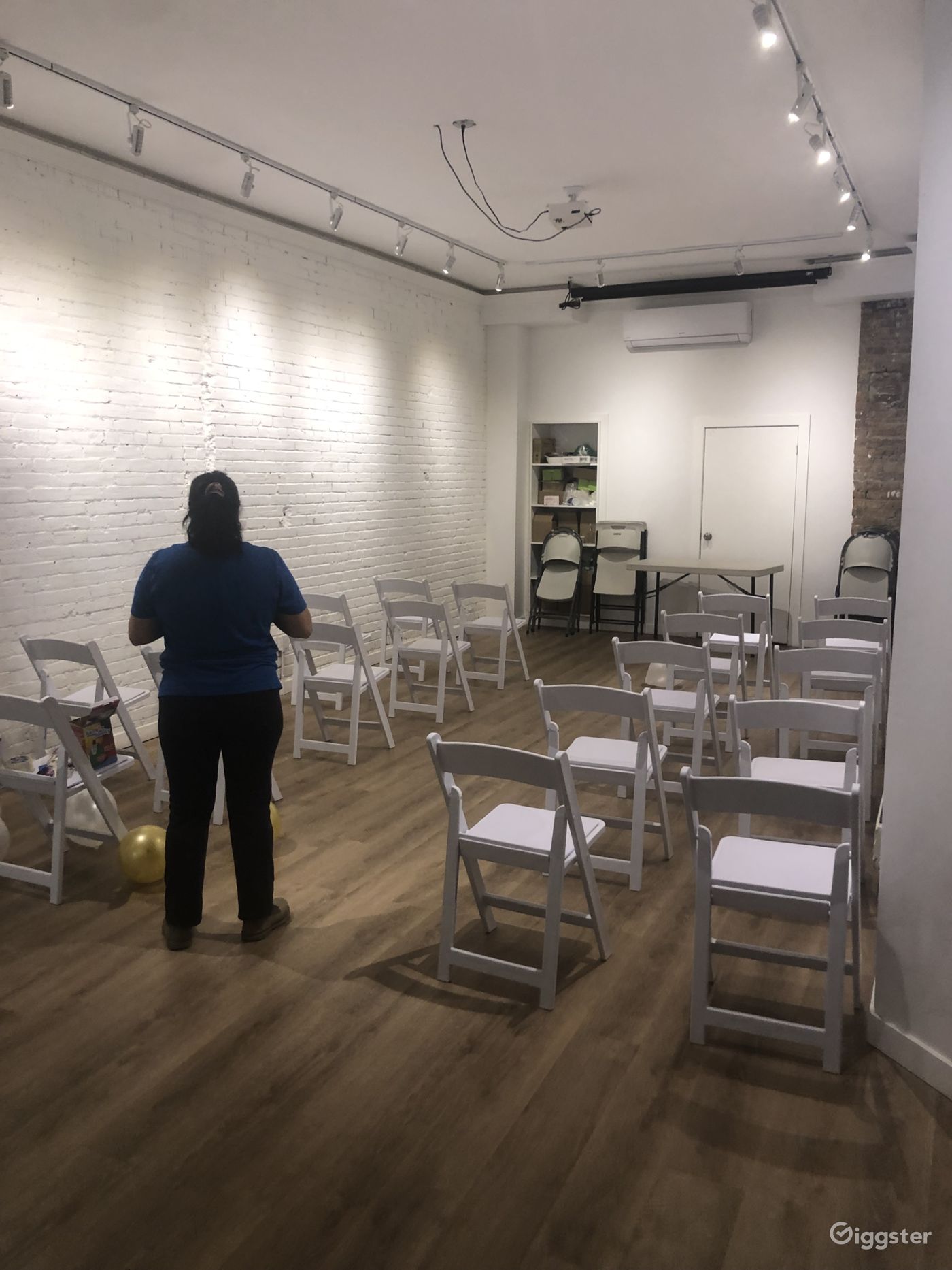 Spacious Studio Event Space with Juice Bar | Rent this location on Giggster