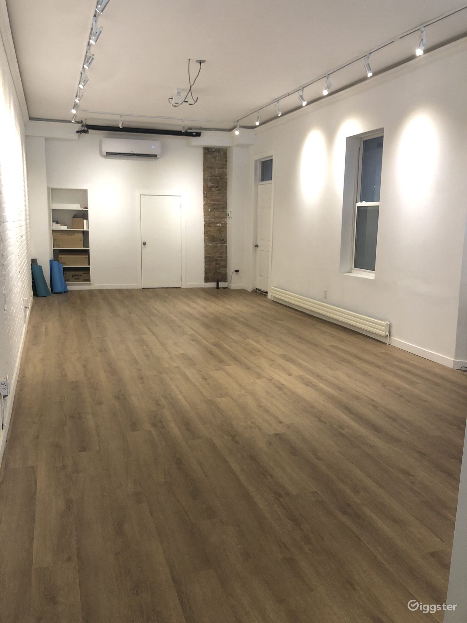 Spacious Studio Event Space with Juice Bar | Rent this location on Giggster