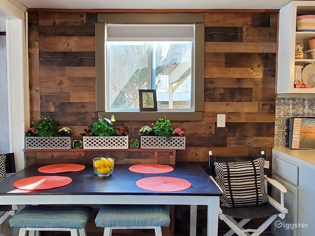 A Campau Lake Sunny days Cottage | Rent this location on Giggster