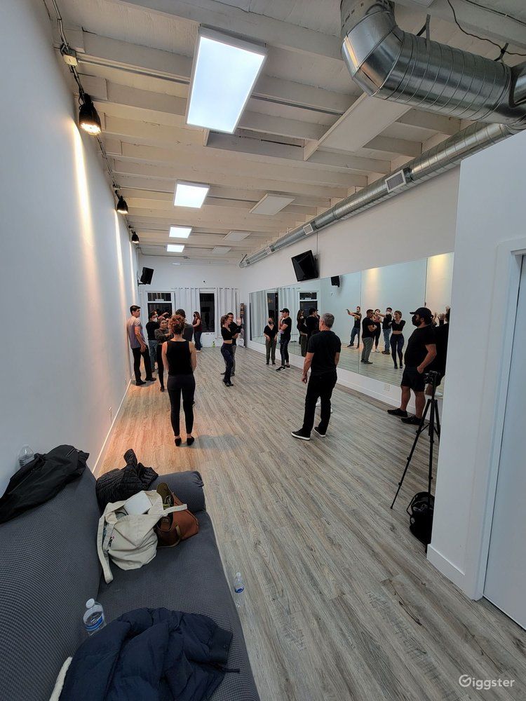 Dance Studio w High Ceiling & Specialized Lighting | Rent this location ...