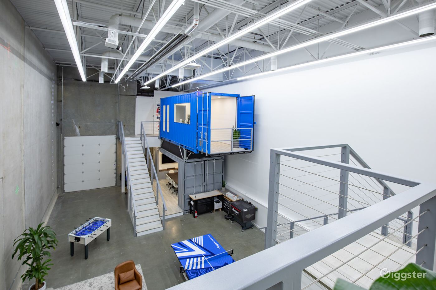 2400 sqft warehouse in Surrey | Rent this location on Giggster