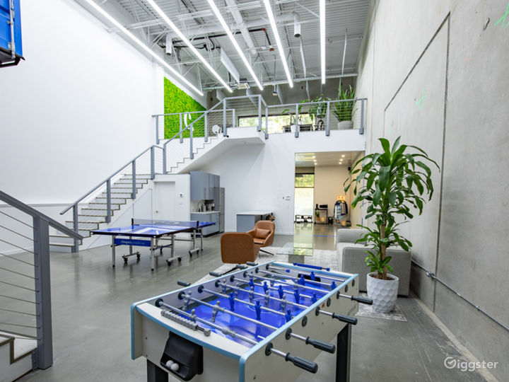 2400 sqft warehouse in Surrey | Rent this location on Giggster