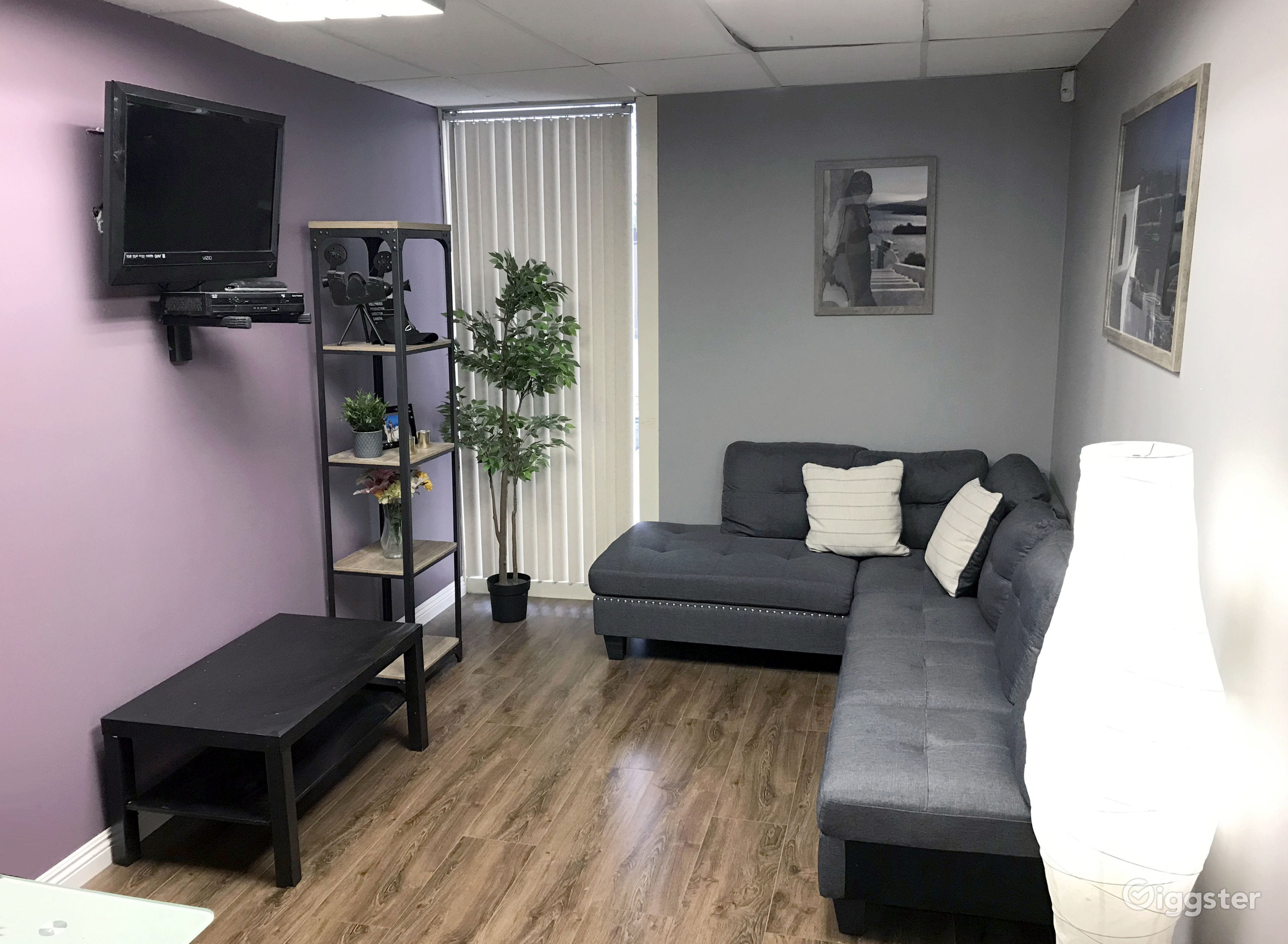 Photo Studio with 3-wall Cyc | Rent this location on Giggster