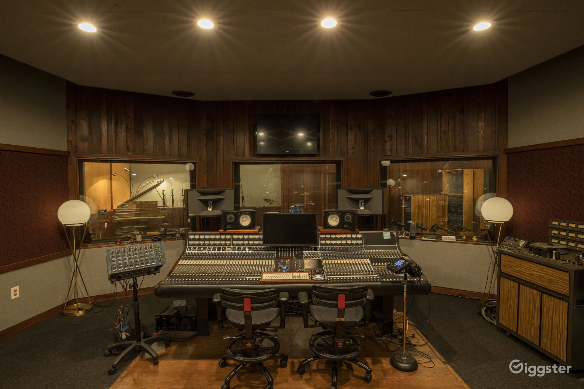Multi-Room High-End Recording Studio | Rent this location on Giggster