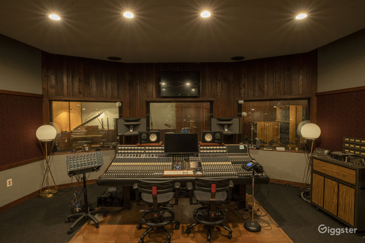 Multi-Room High-End Recording Studio | Rent this location on Giggster