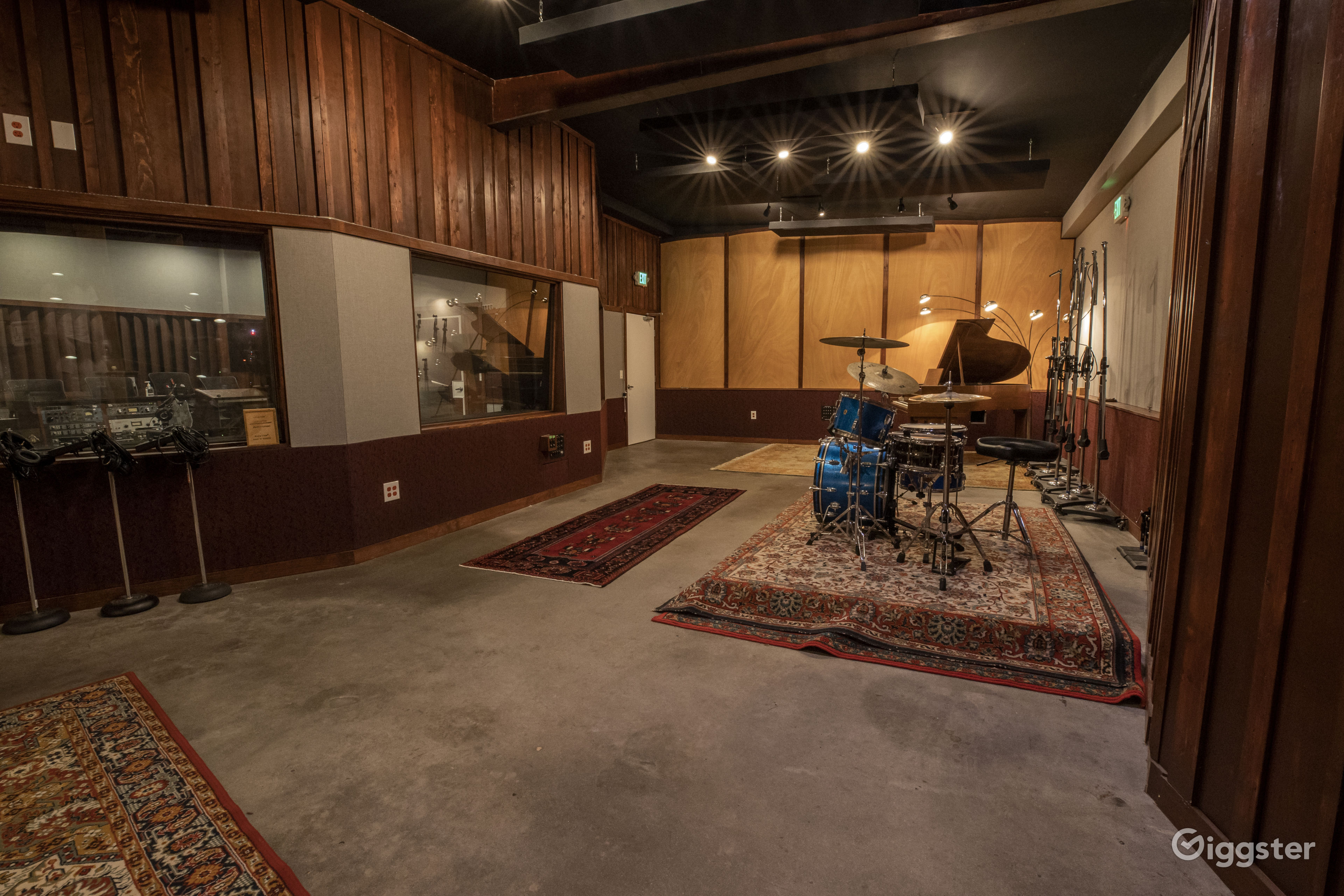 Multi-Room High-End Recording Studio | Rent this location on Giggster