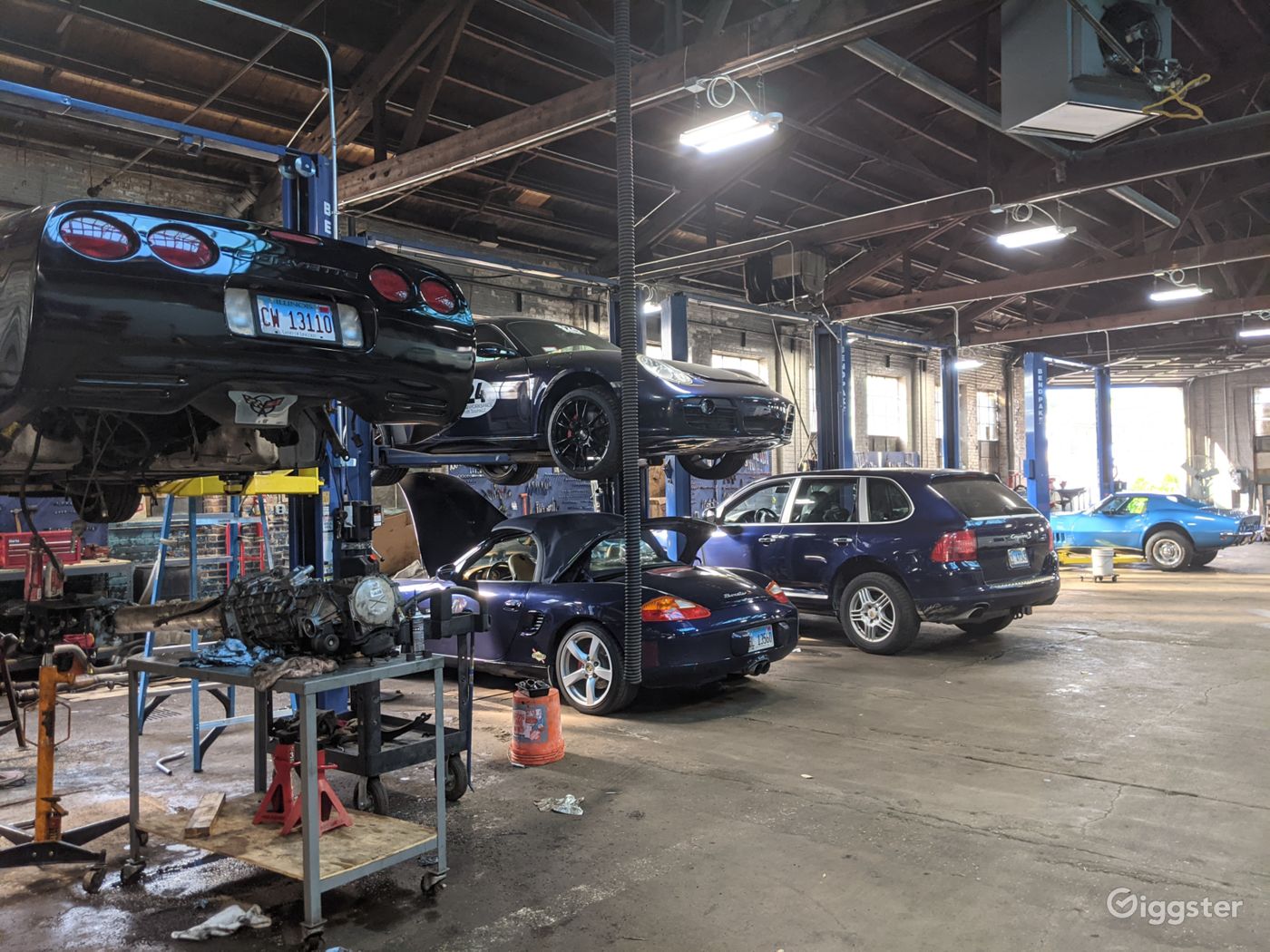 Fully Functional Auto Shop | Rent this location on Giggster