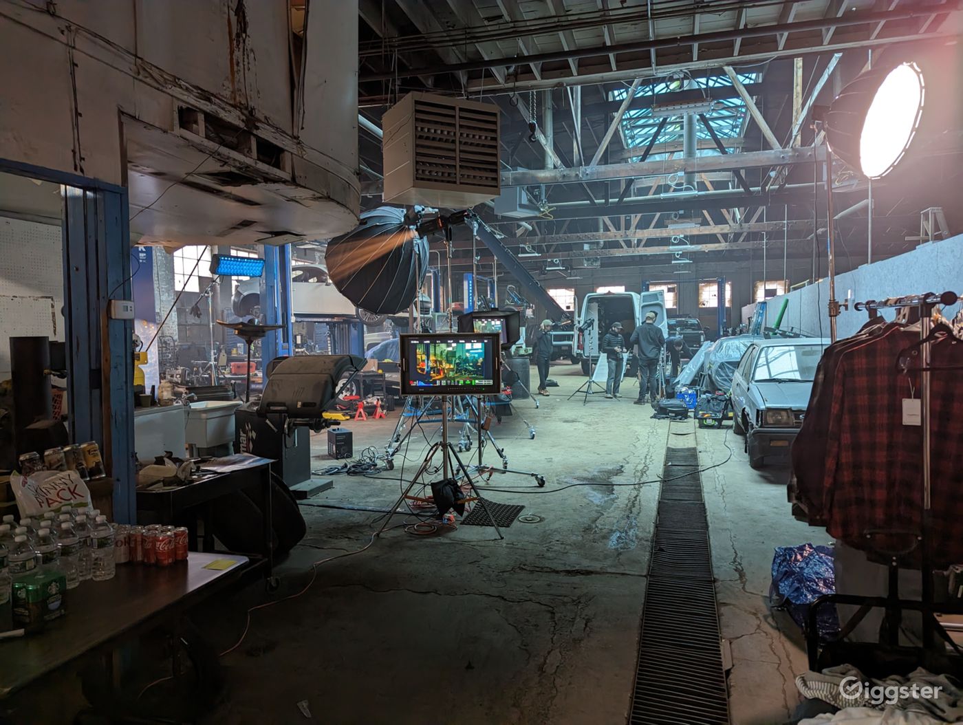 Fully Functional Auto Shop | Rent this location on Giggster