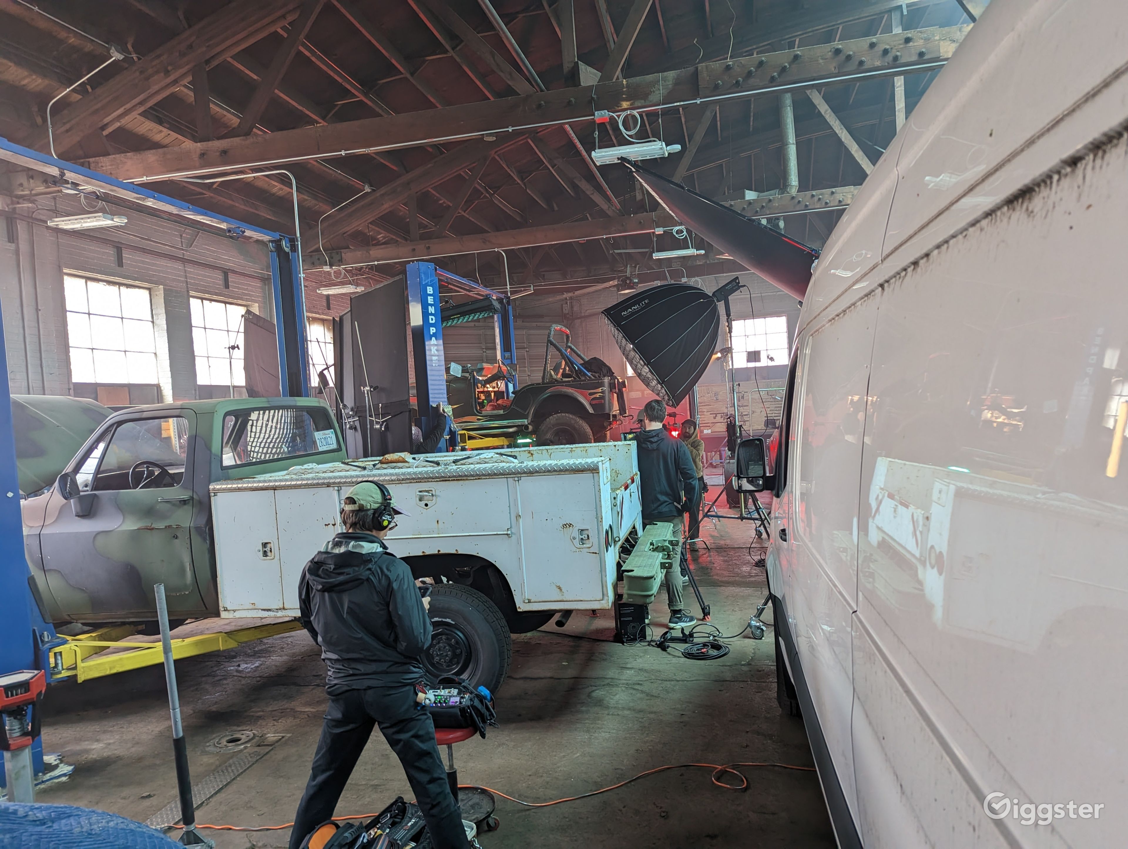 Fully Functional Auto Shop | Rent this location on Giggster