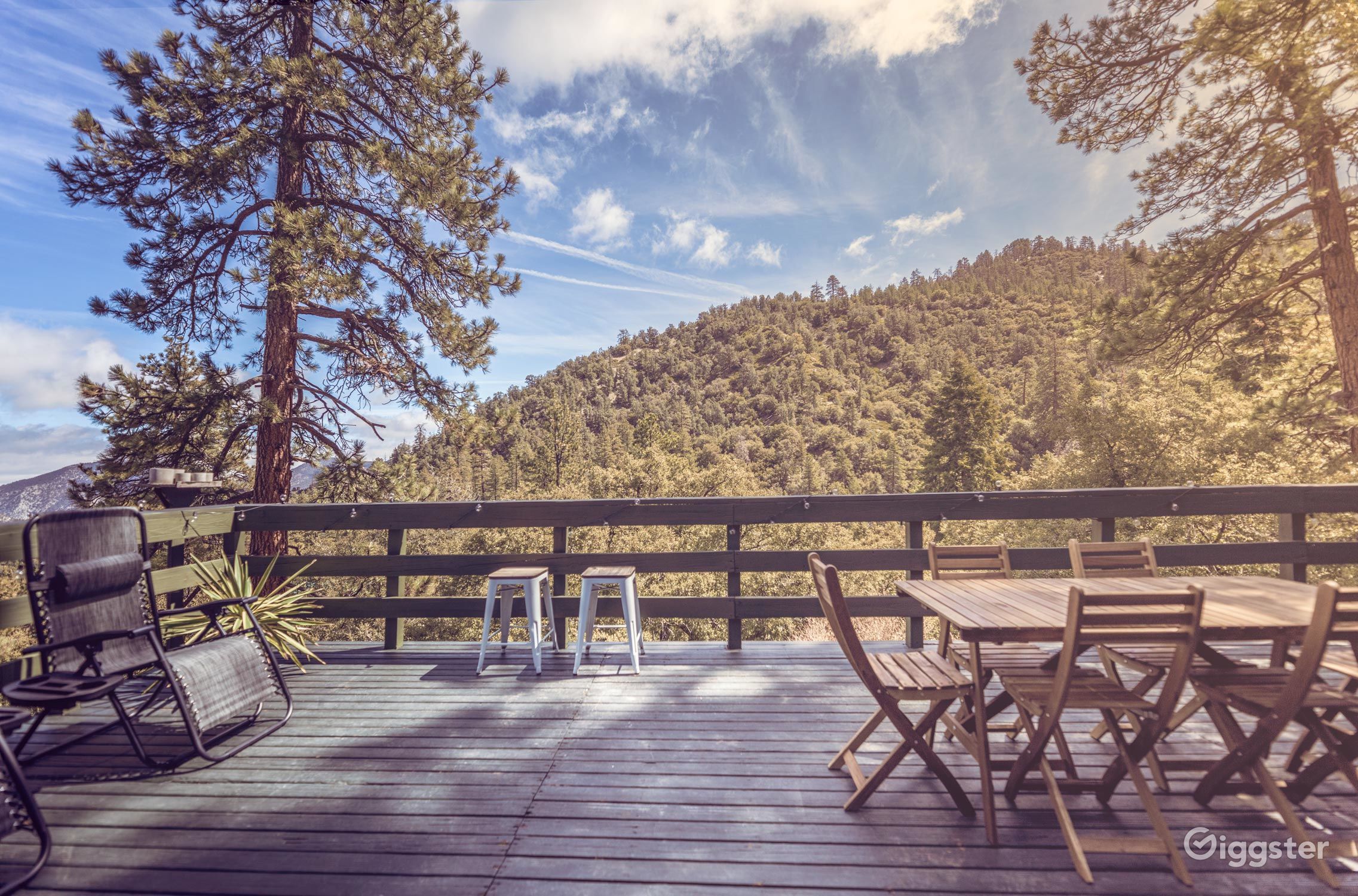 Spectacular Designer Treehouse with Mountain Views | Rent this location ...