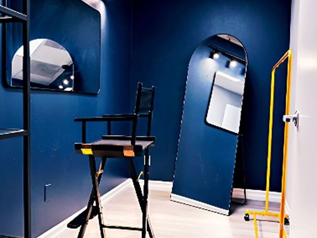 Soundproof Change Room | Rent this location on Giggster