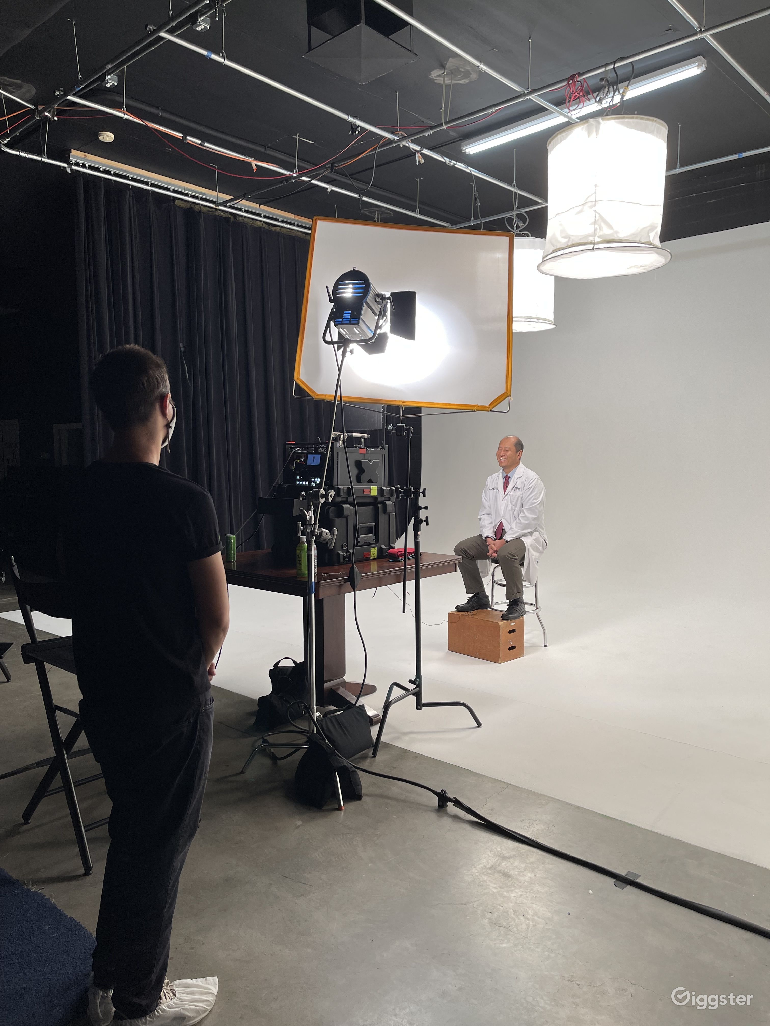 Sound Stage with Cyclorama Screen | Rent this location on Giggster