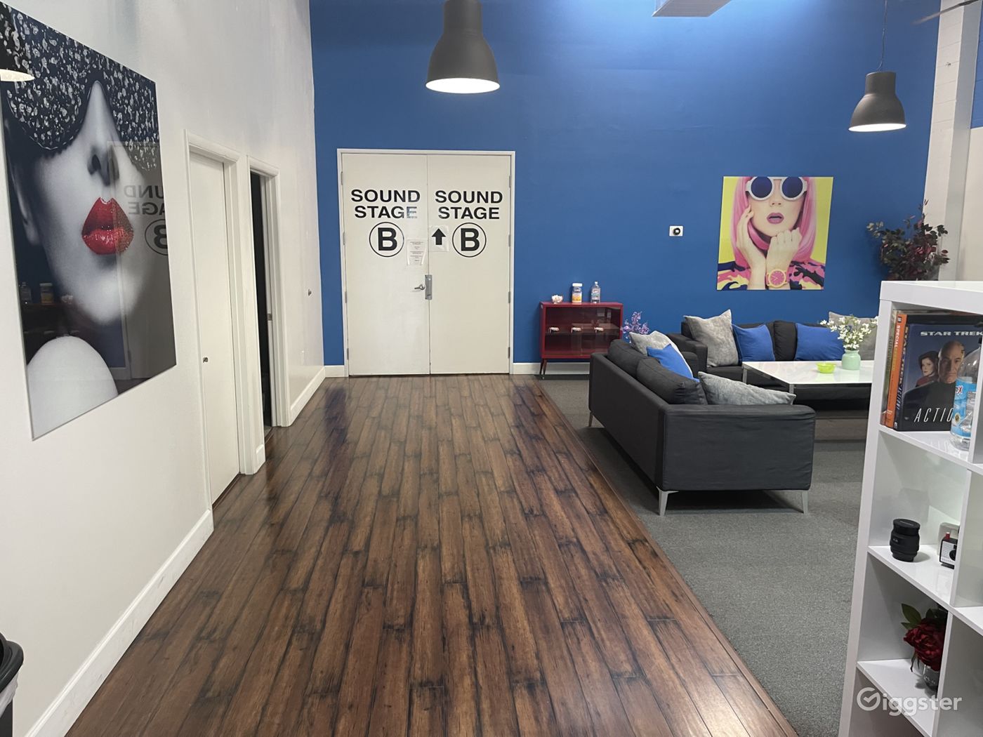 Sound Stage with Cyclorama Screen | Rent this location on Giggster