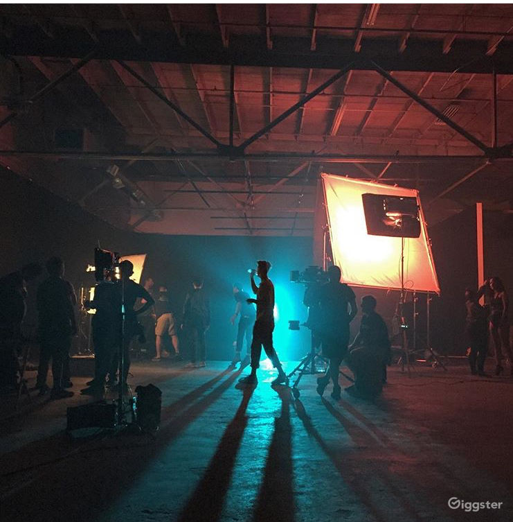 Huge 3 Wall Cyclorama Stage in LA Warehouse Studio | Rent this location ...