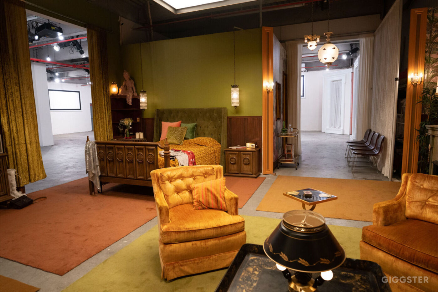 Tropical MCM Suite in Brooklyn | Rent this location on Giggster