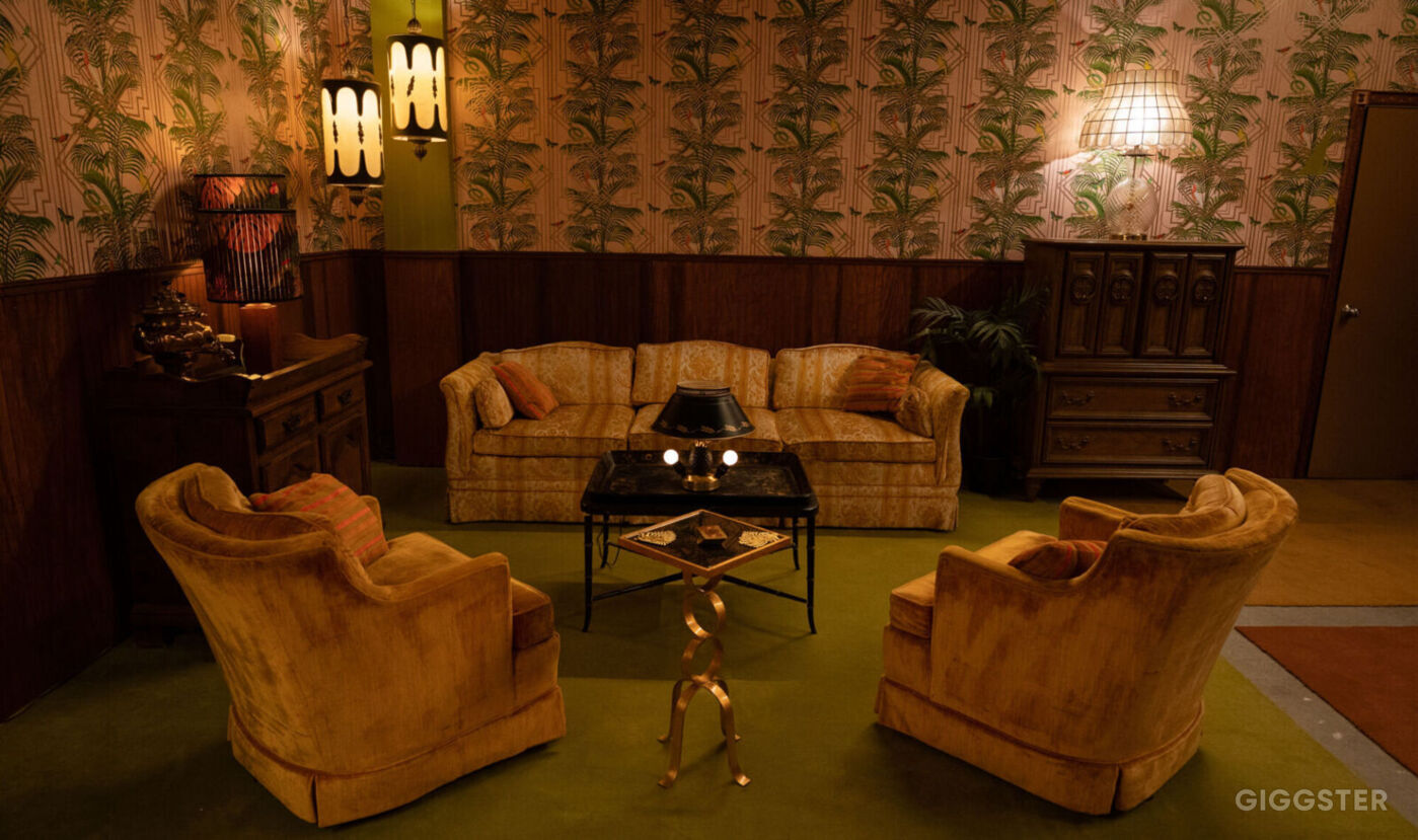 Tropical MCM Suite in Brooklyn | Rent this location on Giggster