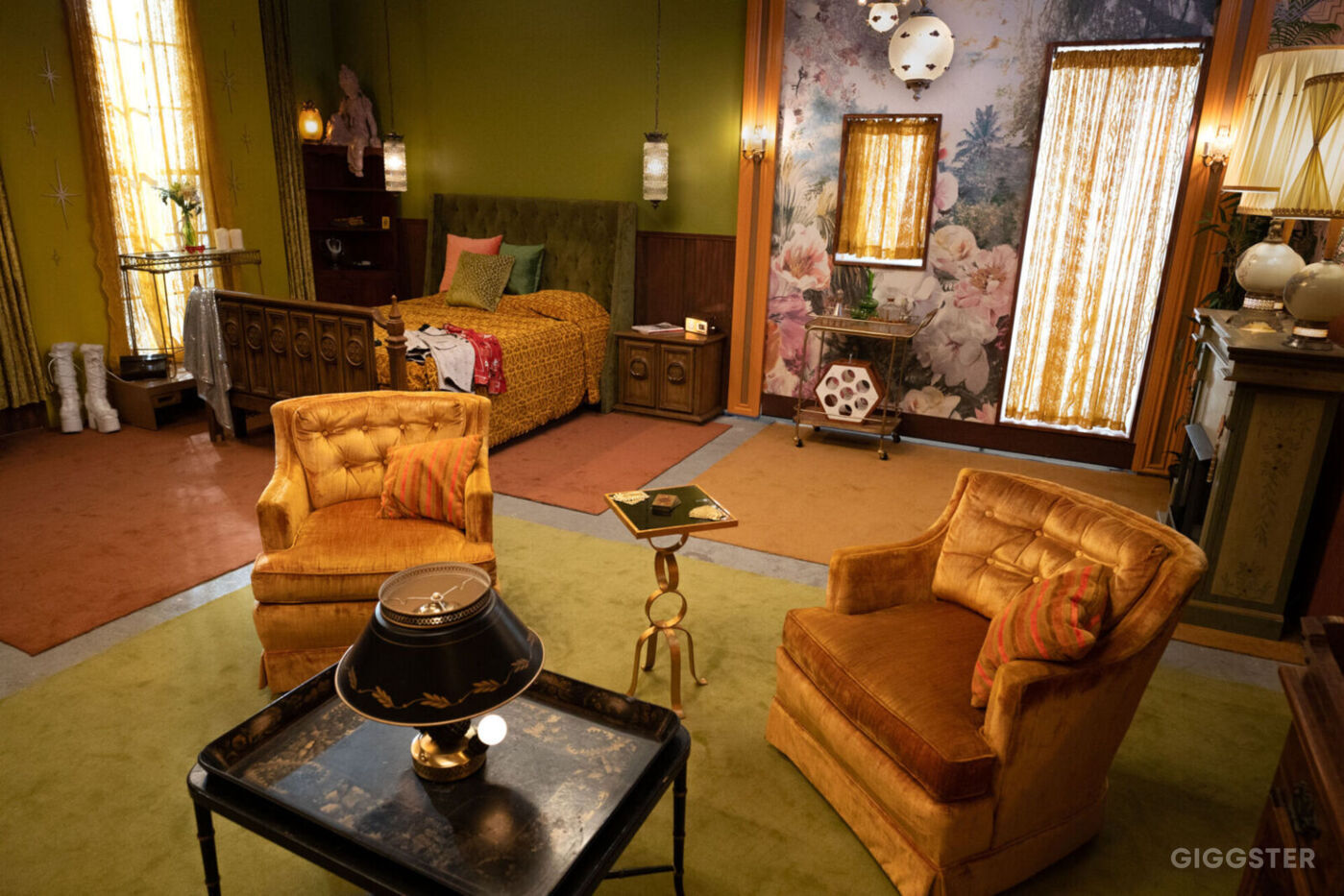 Tropical MCM Suite in Brooklyn | Rent this location on Giggster