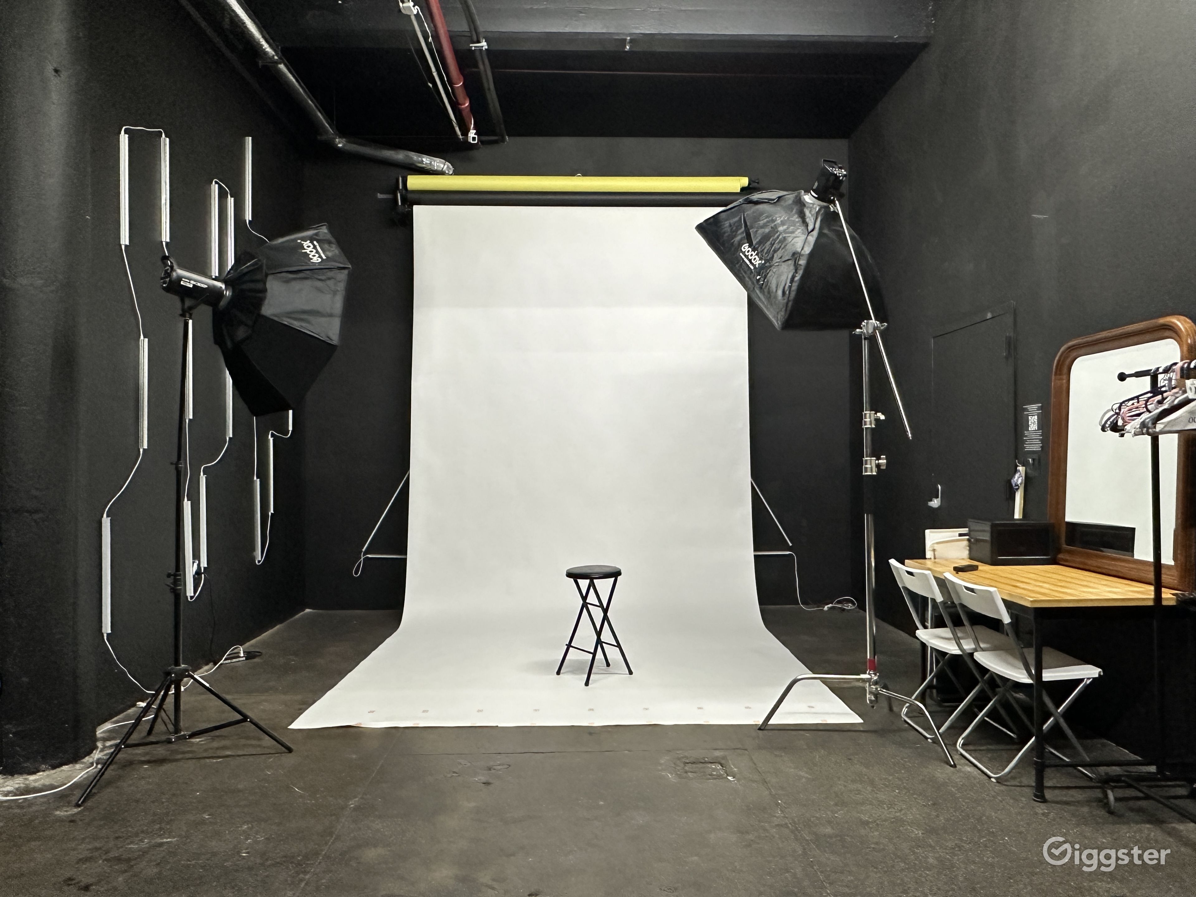 Blackout Backdrops Studio | Rent this location on Giggster