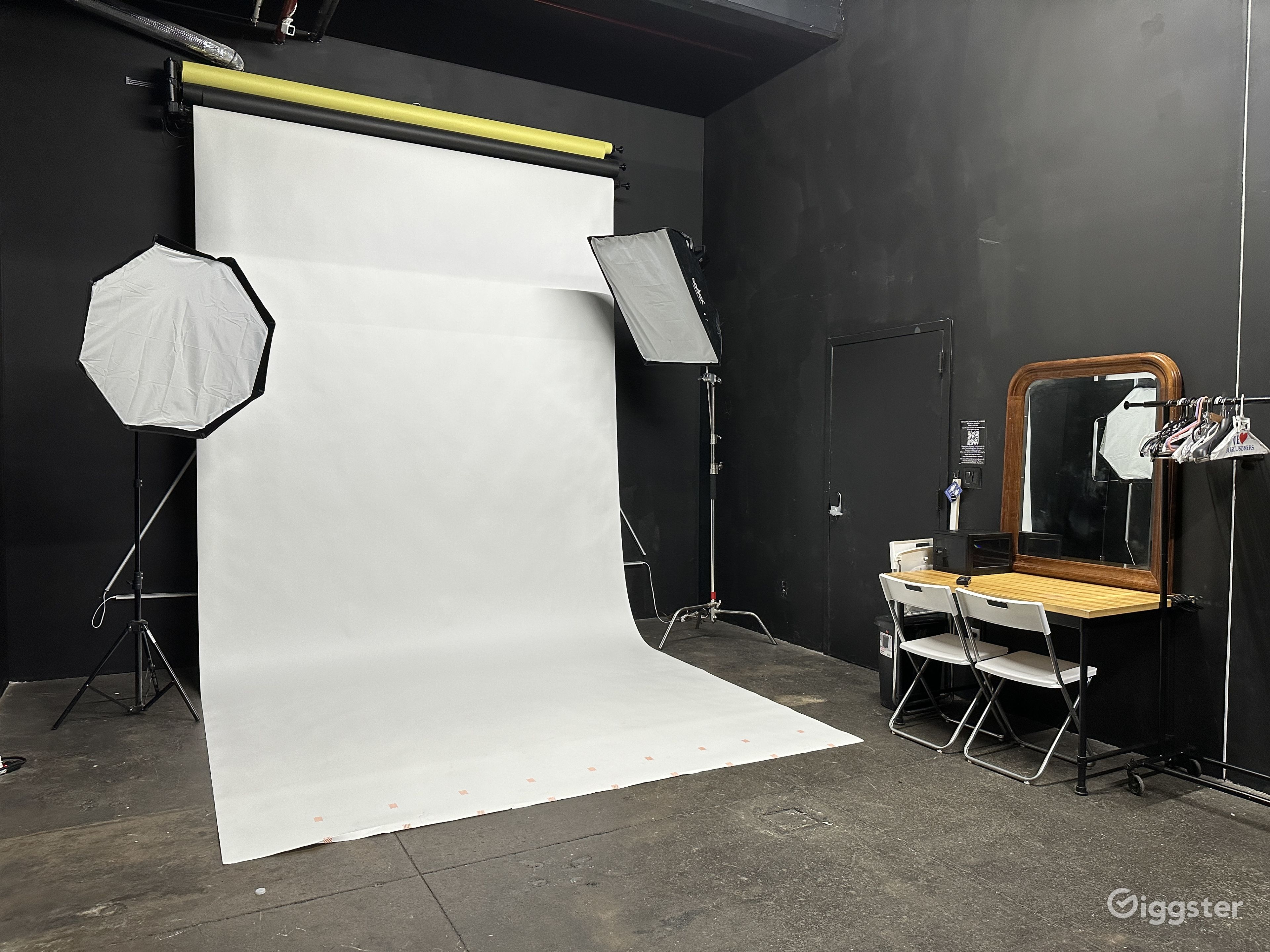Blackout Backdrops Studio | Rent this location on Giggster