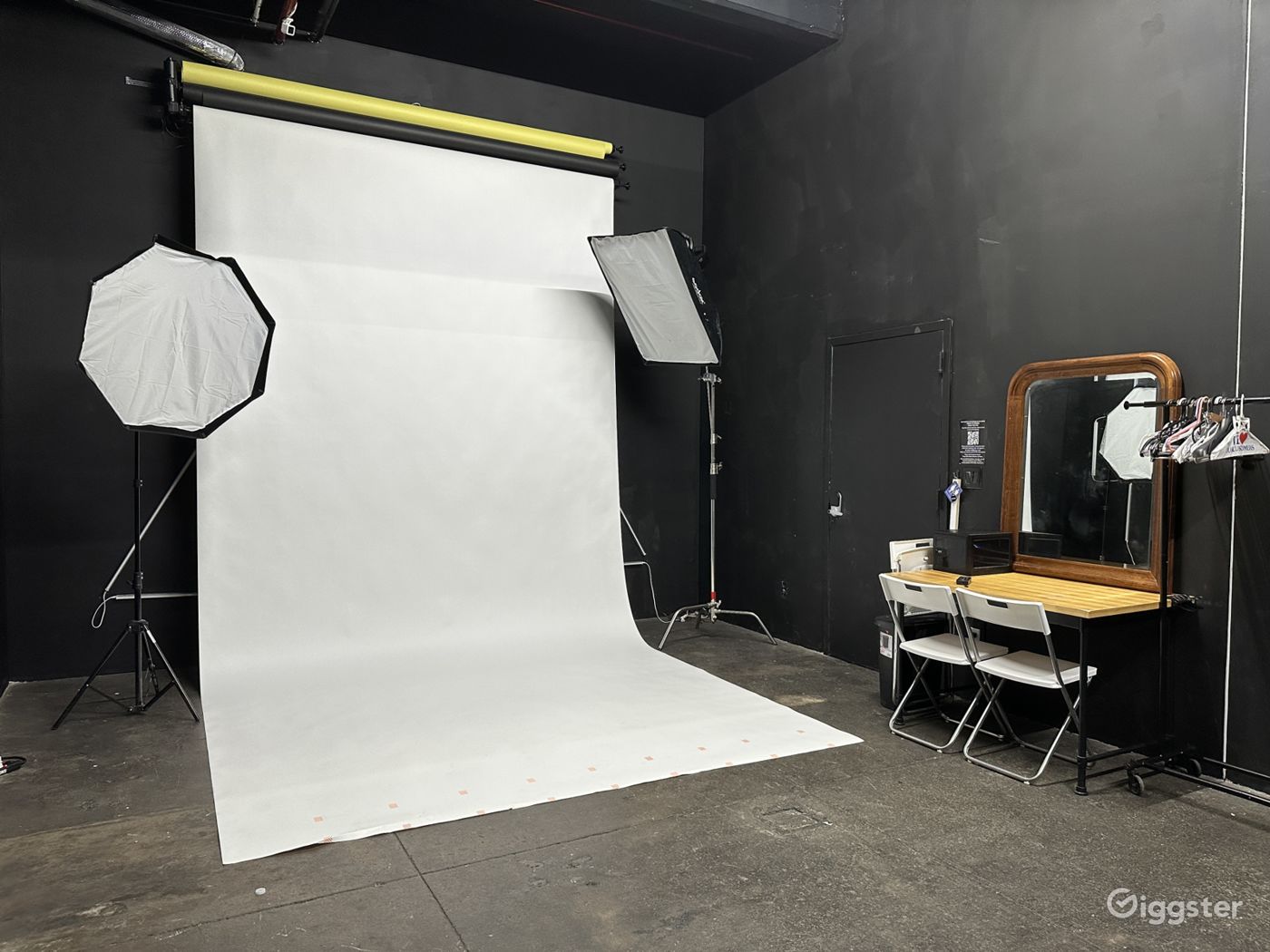 Blackout Backdrops Studio | Rent this location on Giggster