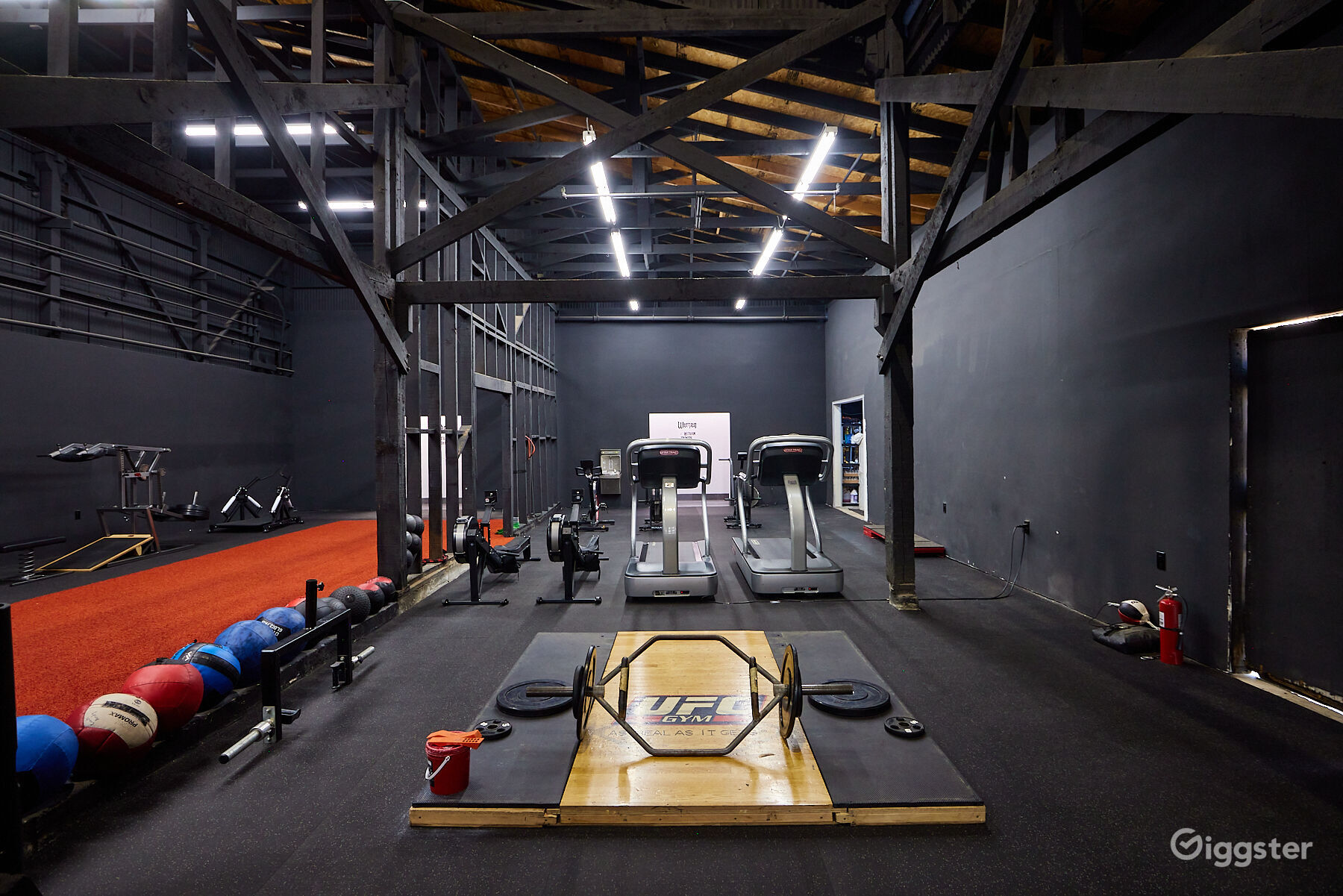 Warehouse-Style Modern Boxing & Gym | Rent this location on Giggster