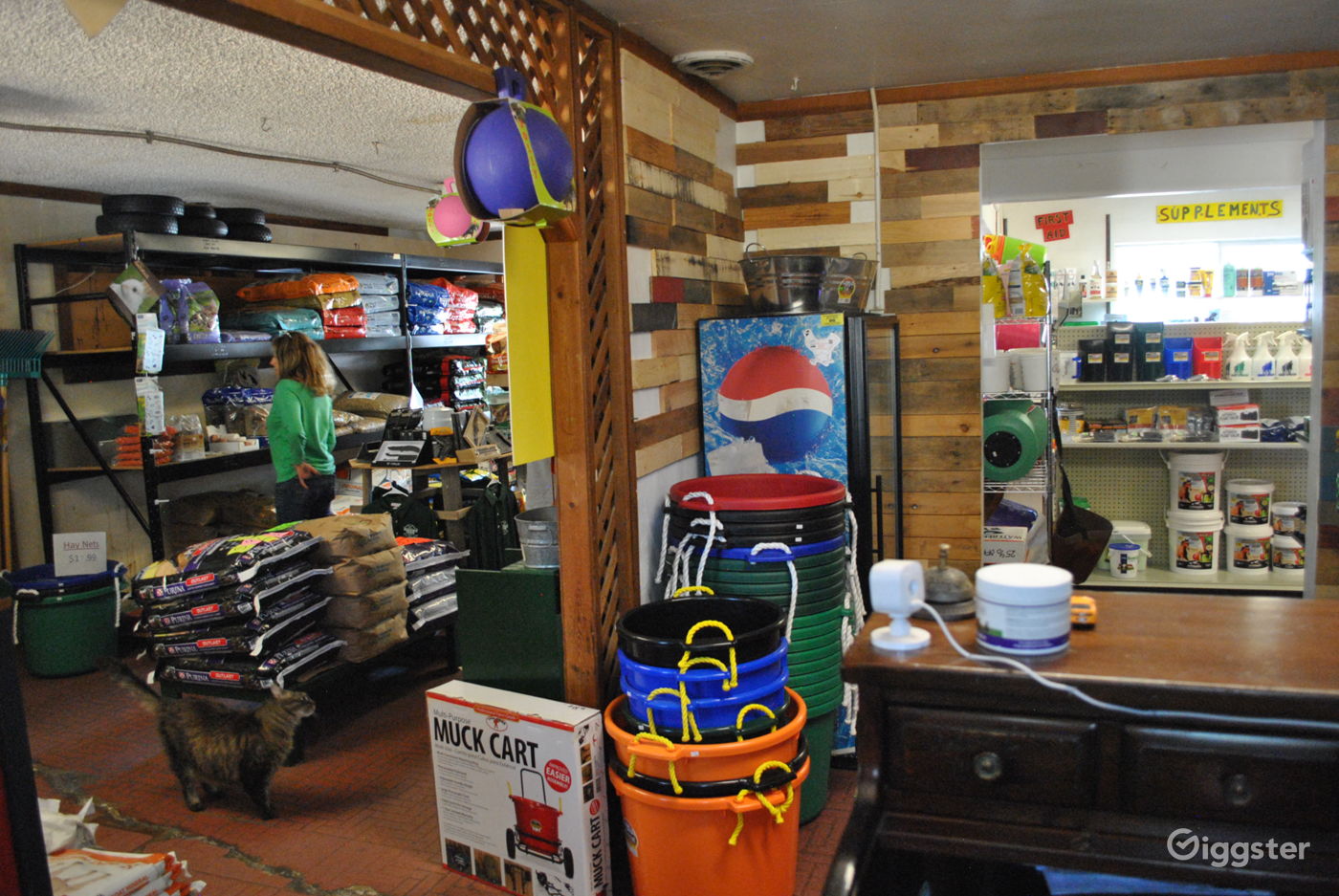 2500 Sq Ft Large Open Lot with Retail Space | Rent this location on ...