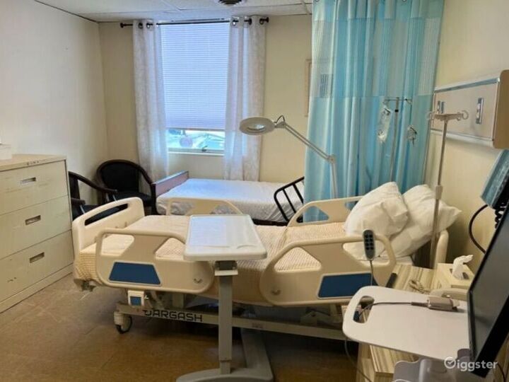 Hospital Room with Check-up Room for filming | Rent this location on ...