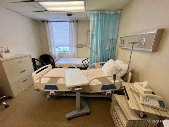 Hospital Room with Check-up Room for filming | Rent this location on ...