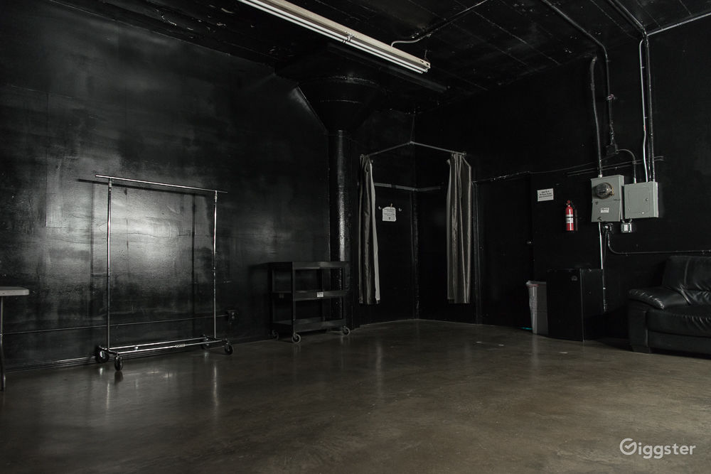 Blackout Stage | Rent this location on Giggster