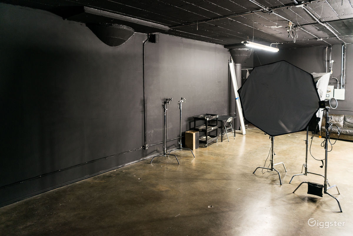Blackout Stage | Rent this location on Giggster