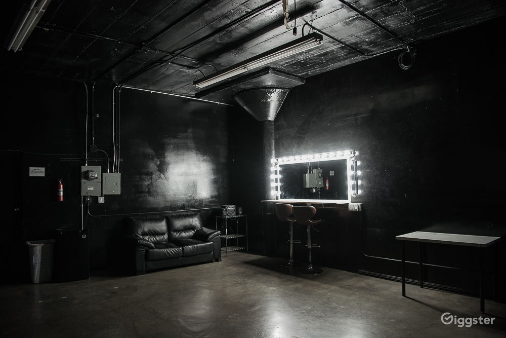 Blackout Stage | Rent this location on Giggster