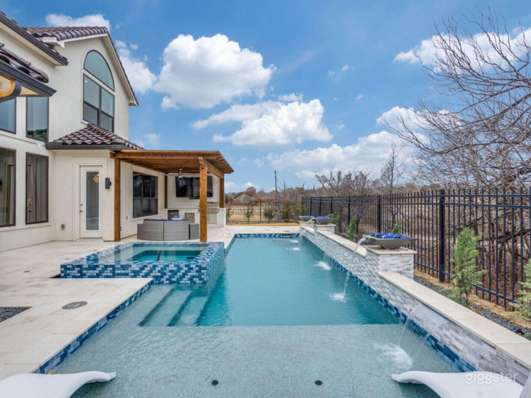 Modern Mansion w/ Pool, Designer Interiors & Natural Lig | Rent this ...
