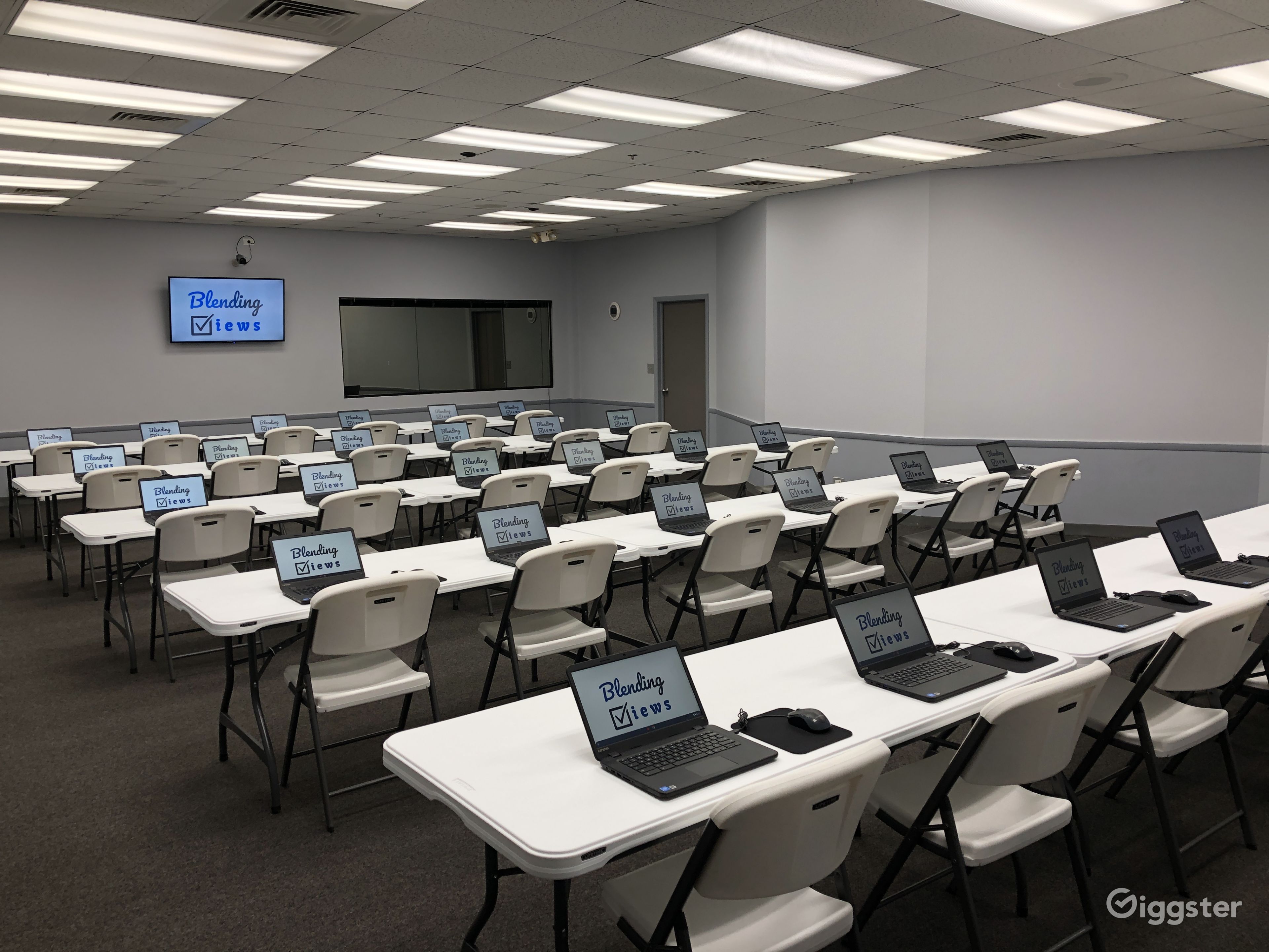 Conference rooms and kitchen with one-way mirrors | Rent this location ...