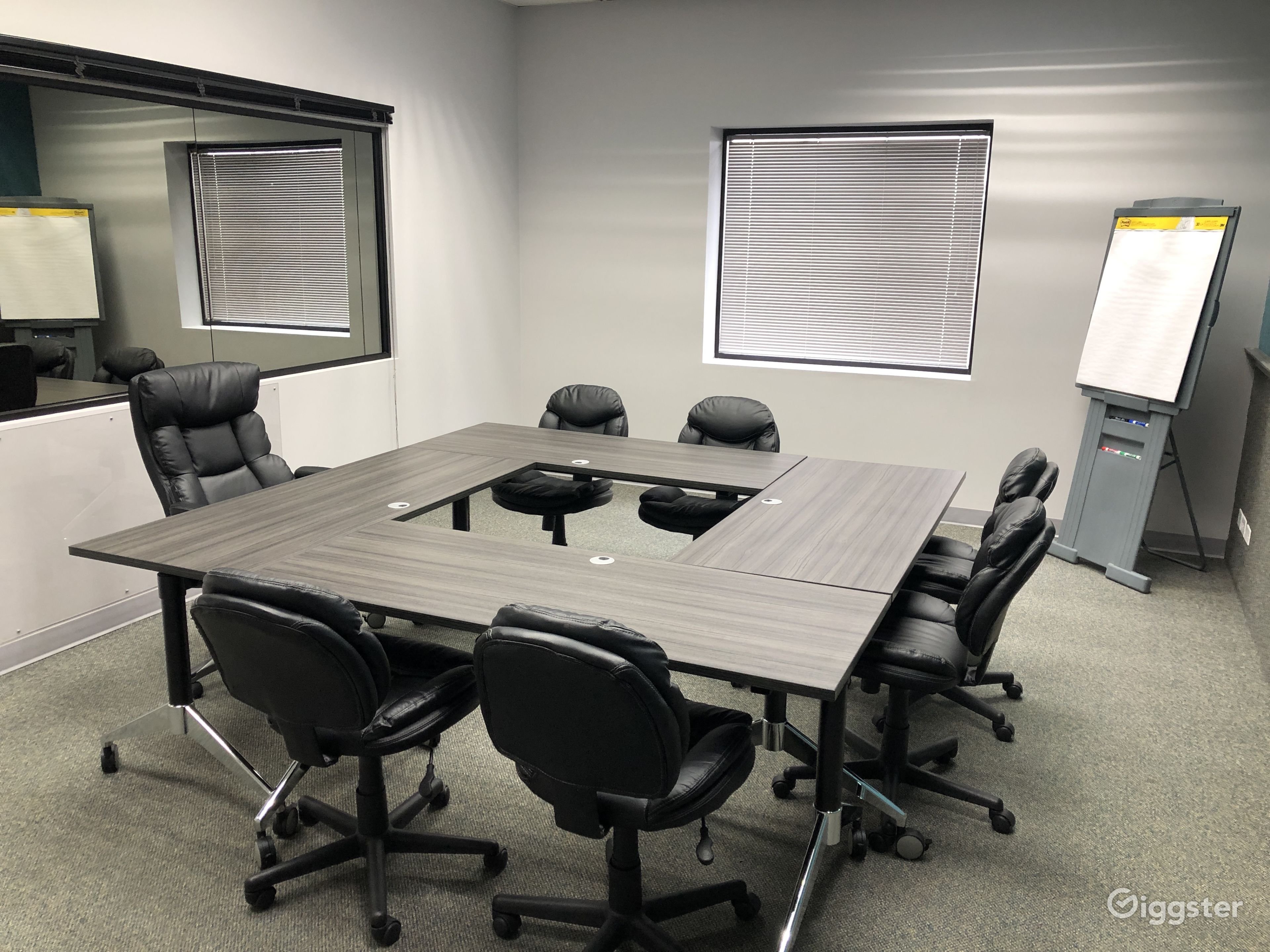 Conference rooms and kitchen with one-way mirrors | Rent this location ...