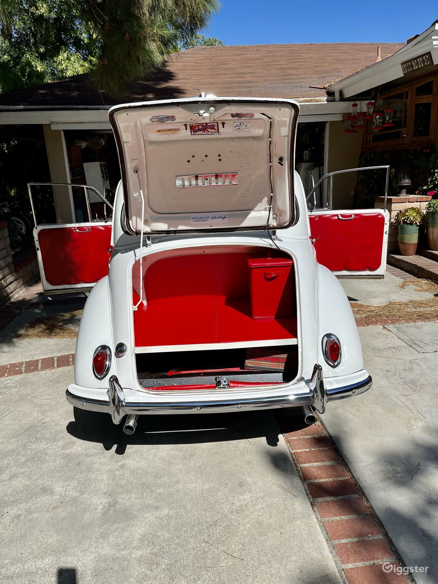 Classic Morris Miner 1000 | Rent this location on Giggster