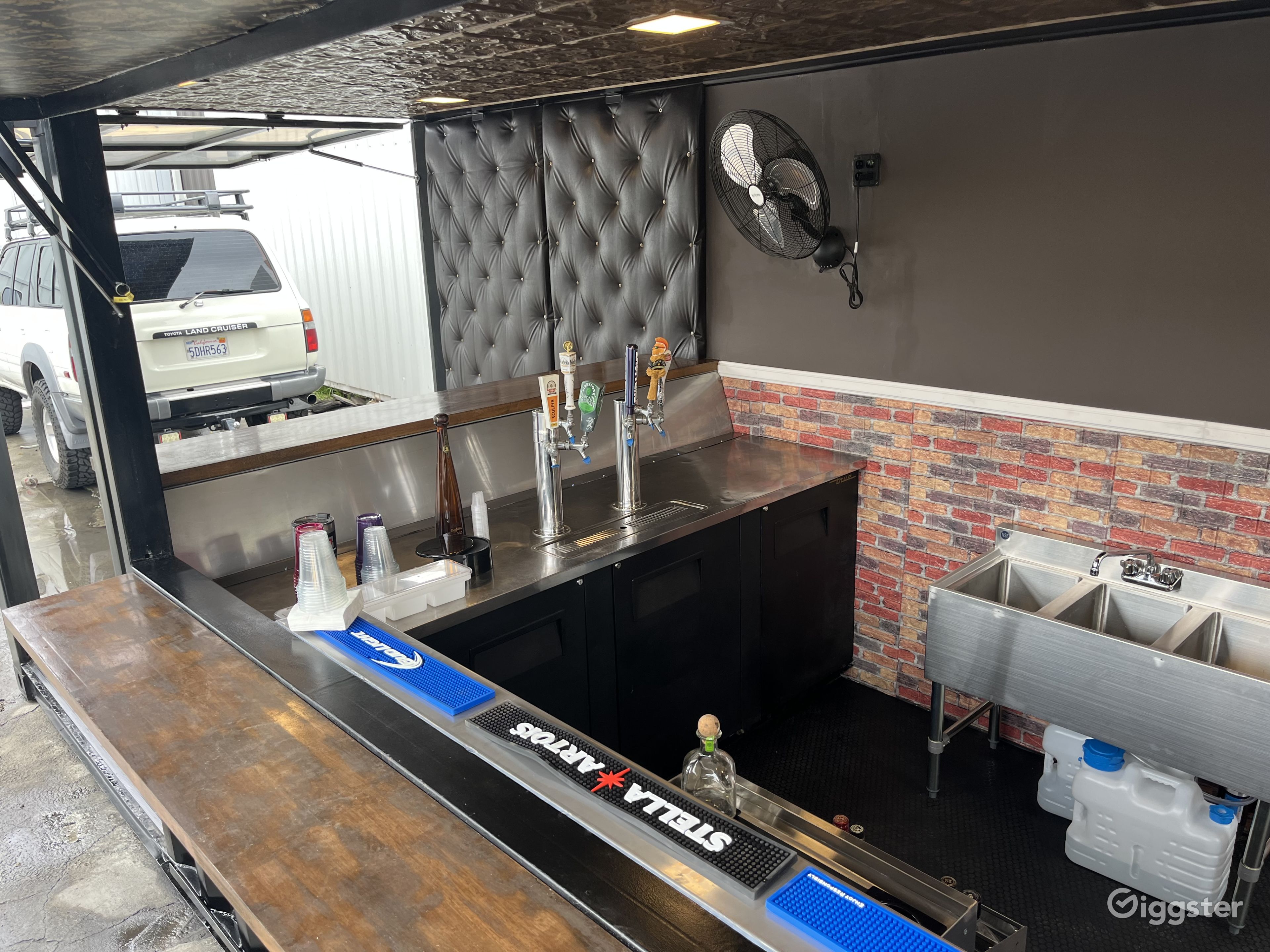 Shipping container yard | Rent this location on Giggster