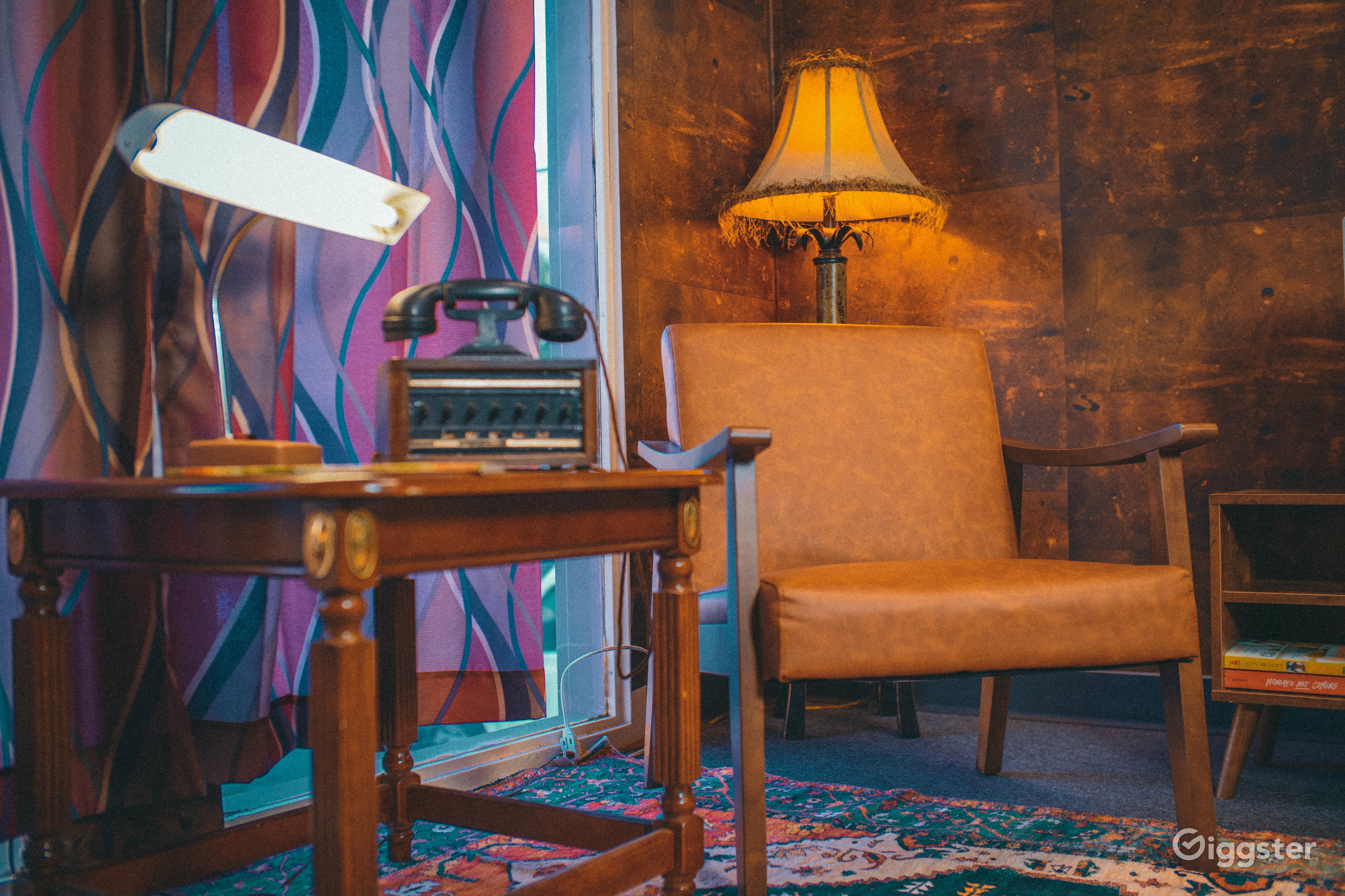 Midtown Vintage Atlanta Retro Parlor | Rent this location on Giggster