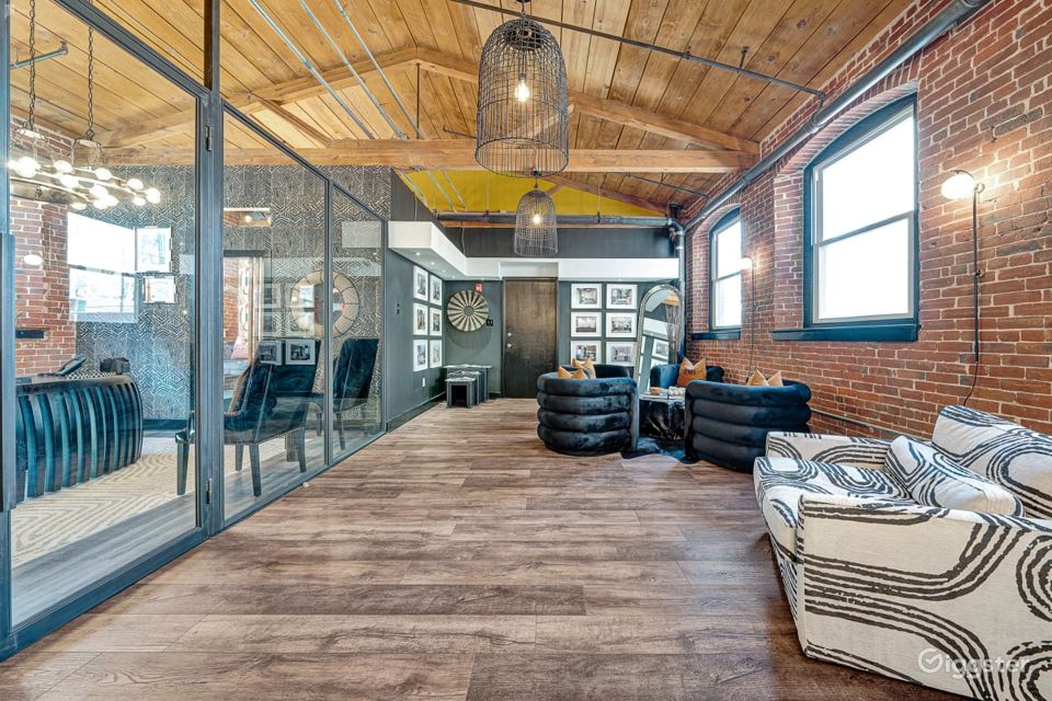 Art Deco Loft Studio | Rent this location on Giggster