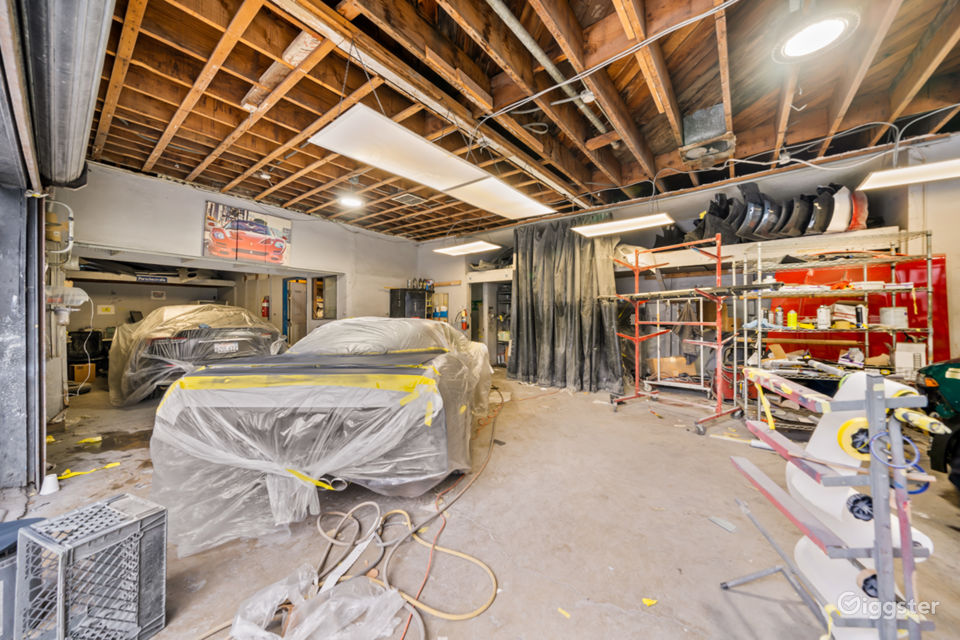 HOLLYWOOD EXOTIC BODY SHOP | Rent this location on Giggster