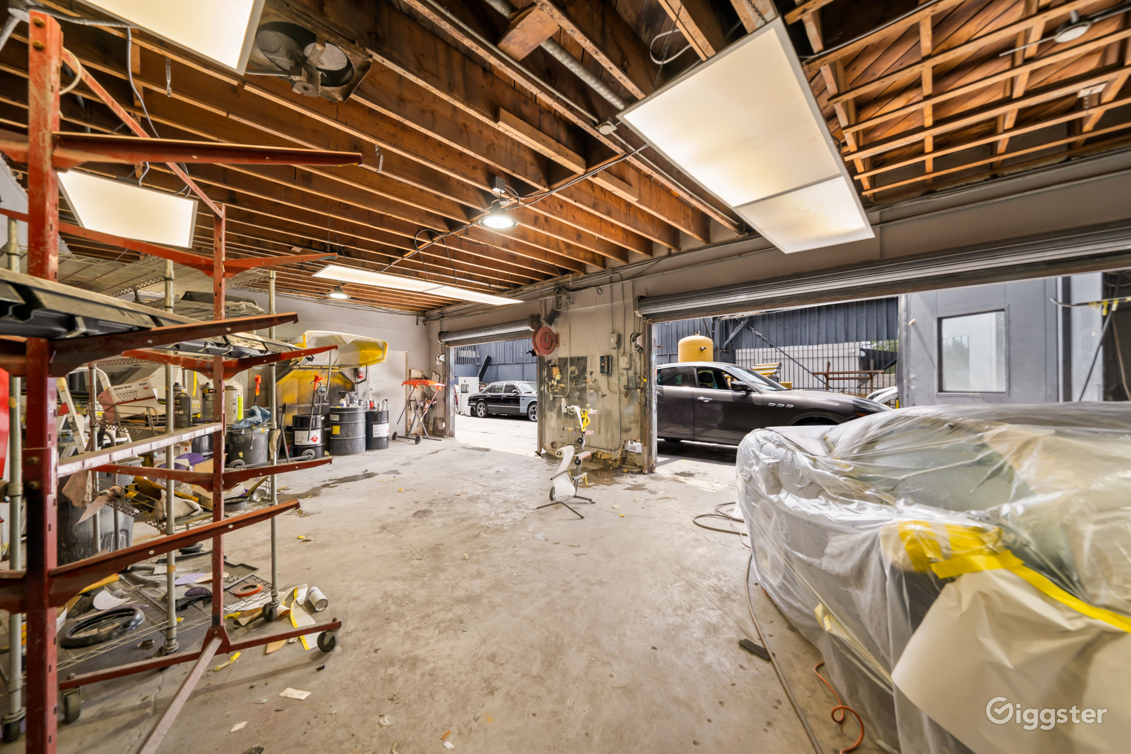 HOLLYWOOD EXOTIC BODY SHOP | Rent this location on Giggster