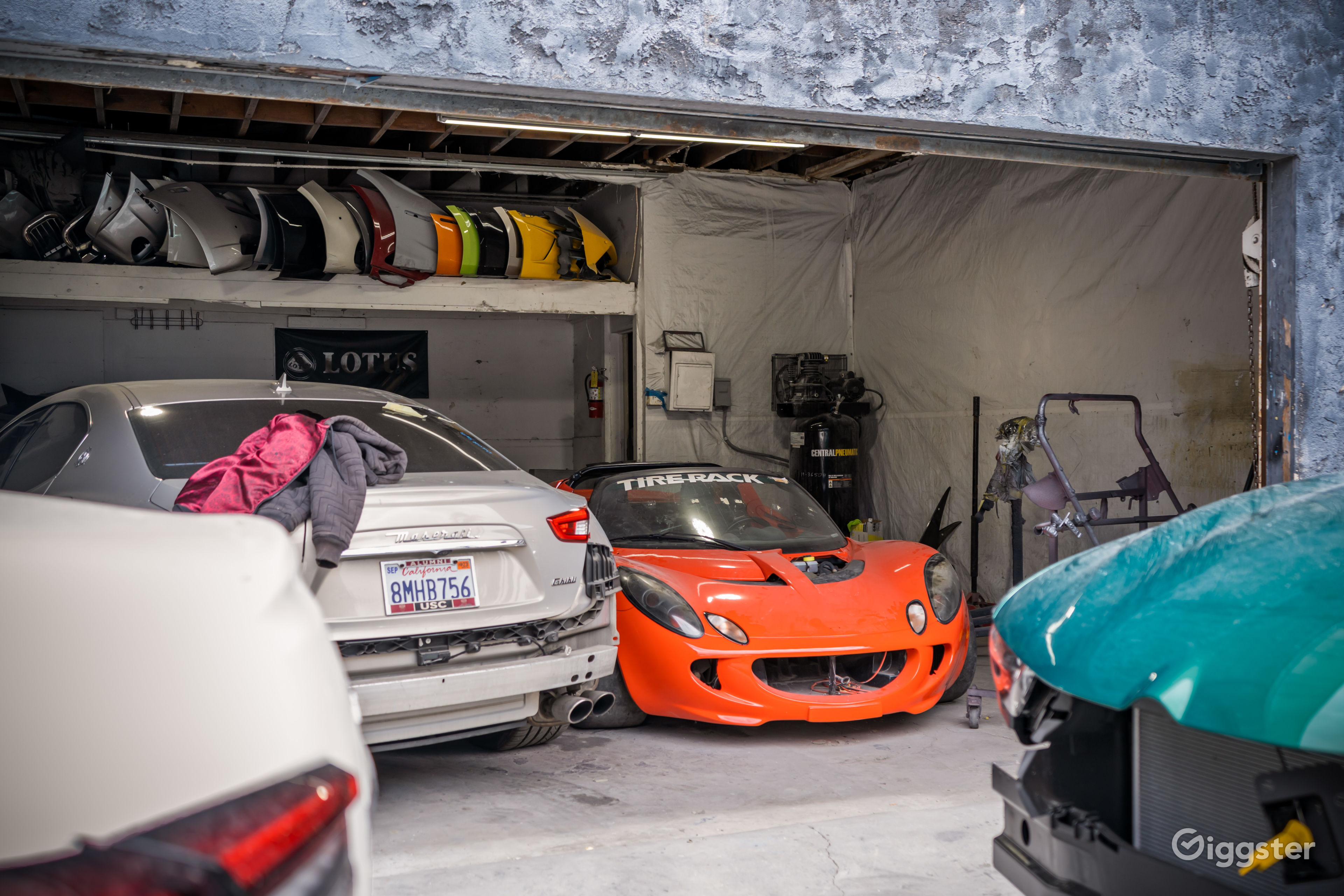 HOLLYWOOD EXOTIC BODY SHOP | Rent this location on Giggster