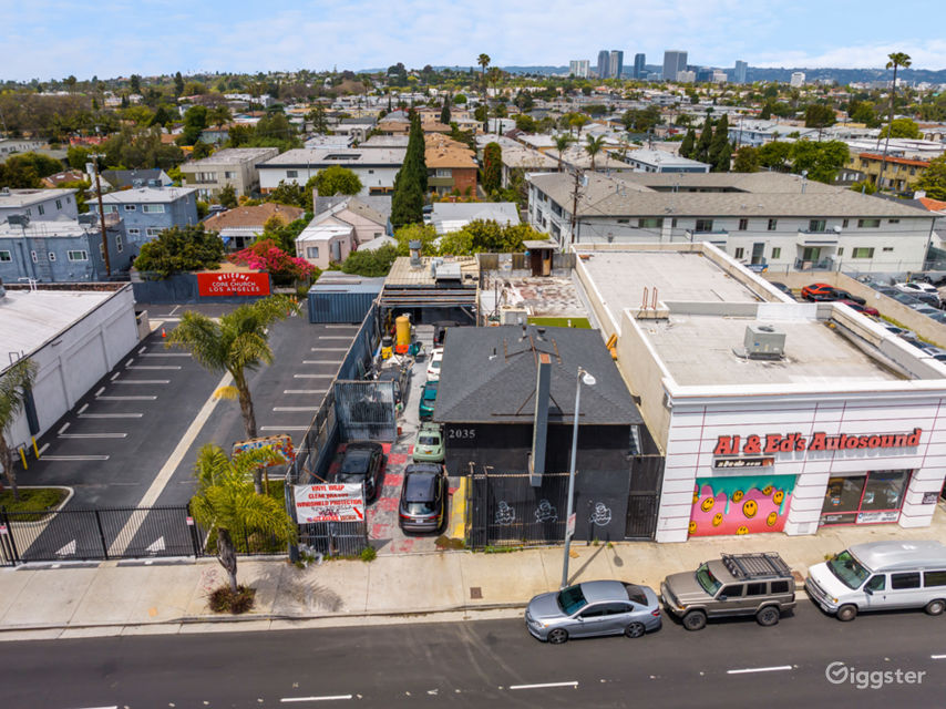 HOLLYWOOD EXOTIC BODY SHOP | Rent this location on Giggster