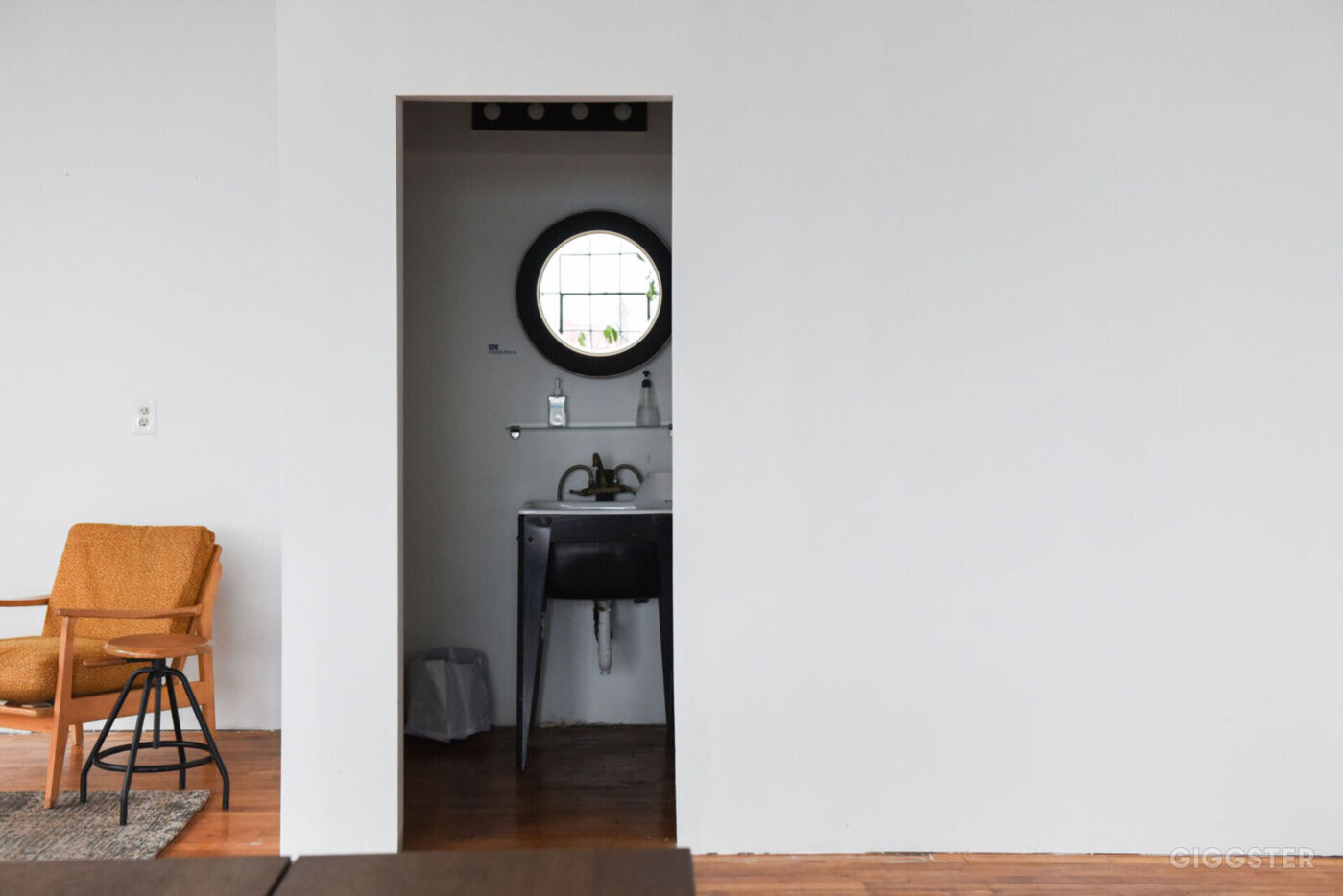 Exposed Brick Loft Studio | Rent this location on Giggster
