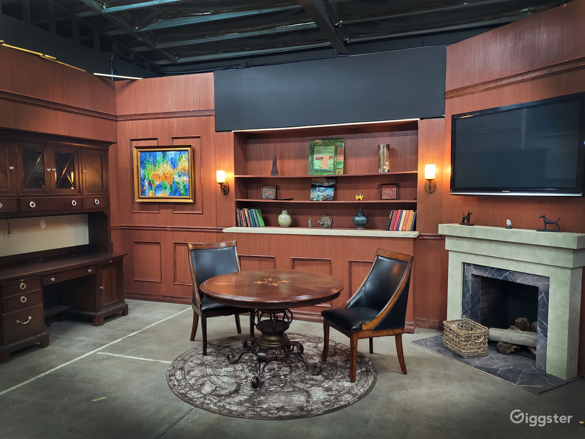 Larry King' studio with hundreds of sets and props | Rent this location ...