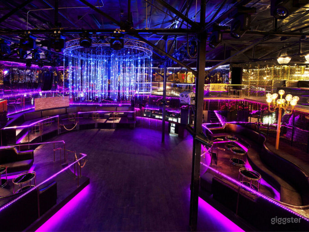 Elegant 2-Level Venue with Gold Accents & Full Bar in SoMa | Rent this ...