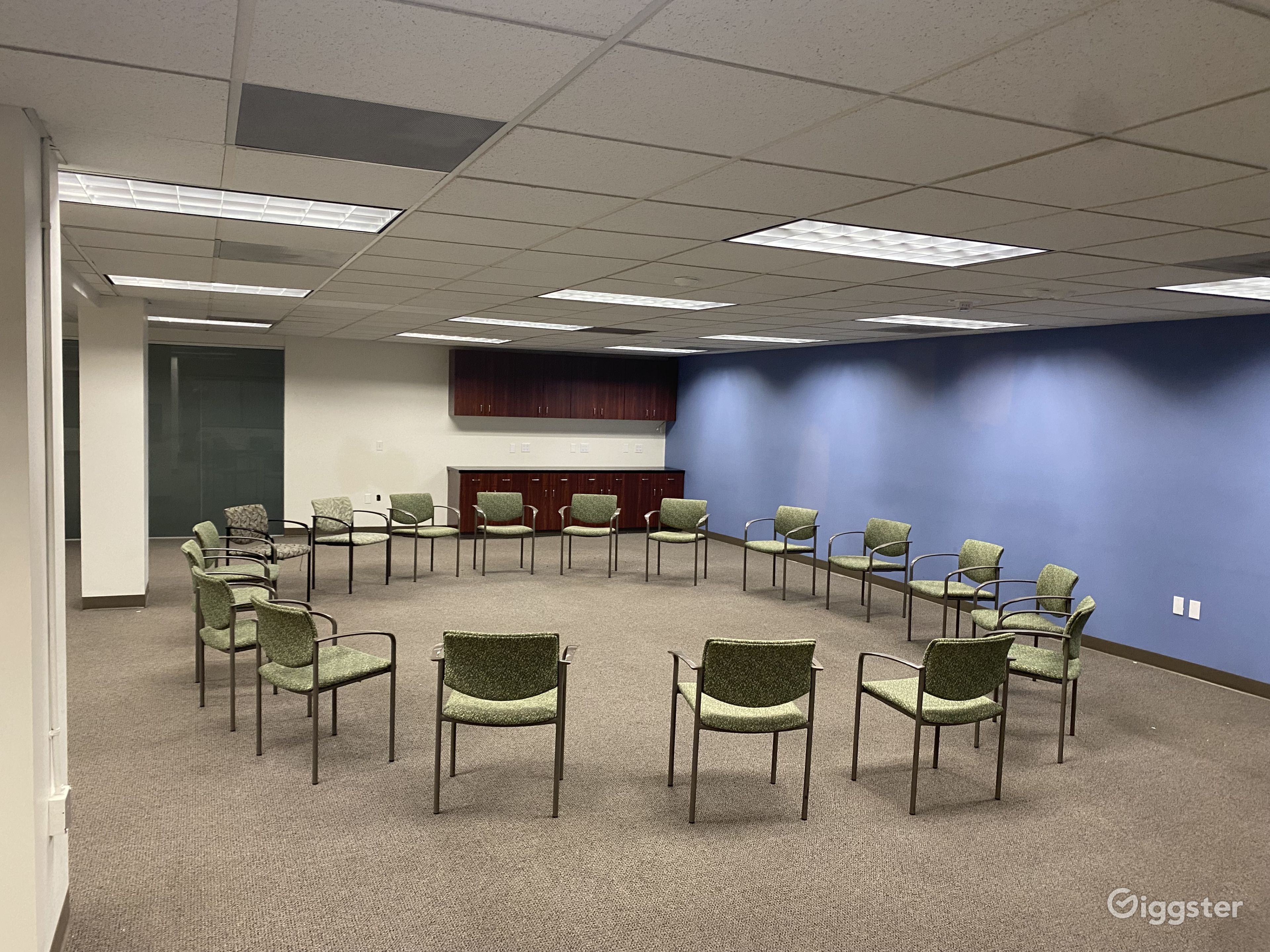 Suite 470: TWELVE STEPS (LAX) | Rent this location on Giggster